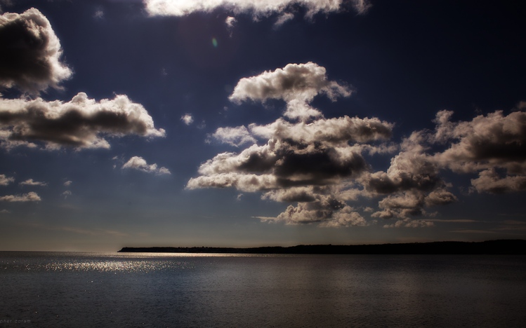 Windows Dark Theme Clouds